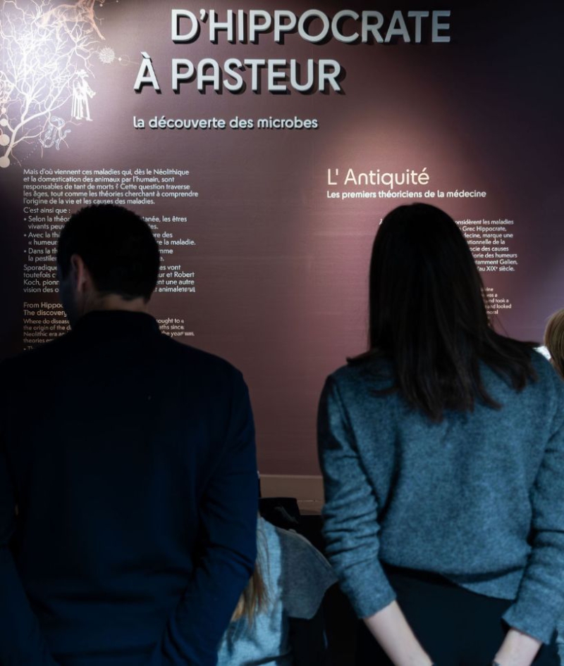 Adult group - Musée des sciences biologiques Dr Mérieux